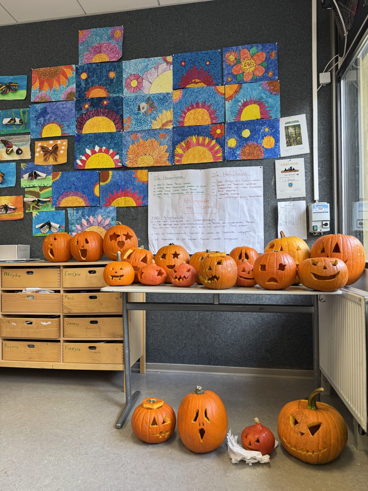 Halloween in der Klasse 6dF der Adam-von-Trott-Schule in Sontra – Adam ...